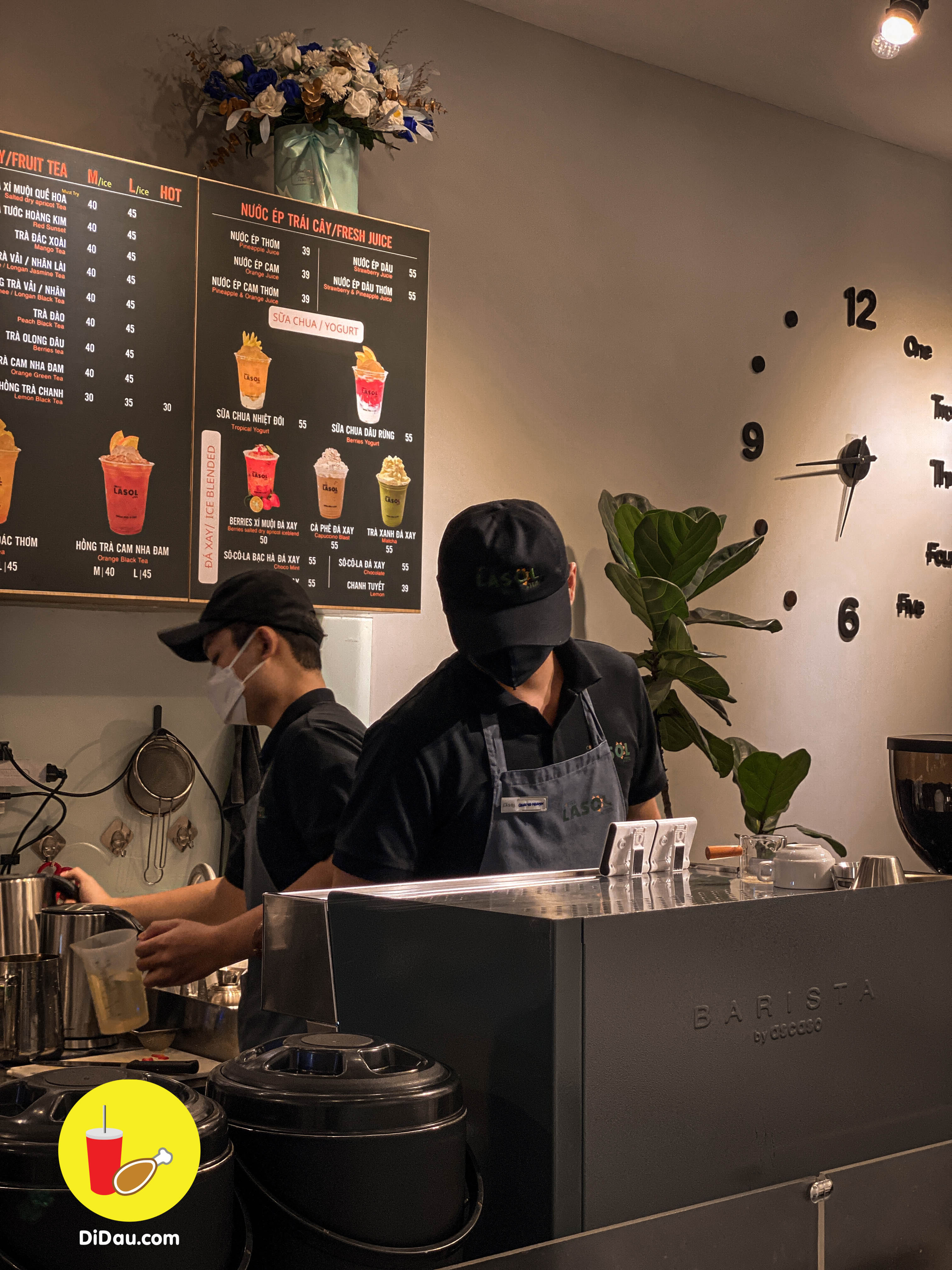 Đến LASOL COFFEE & TEA tìm khoảng bình yên giữa chốn Sài Gòn xô bồ | riviu.vn